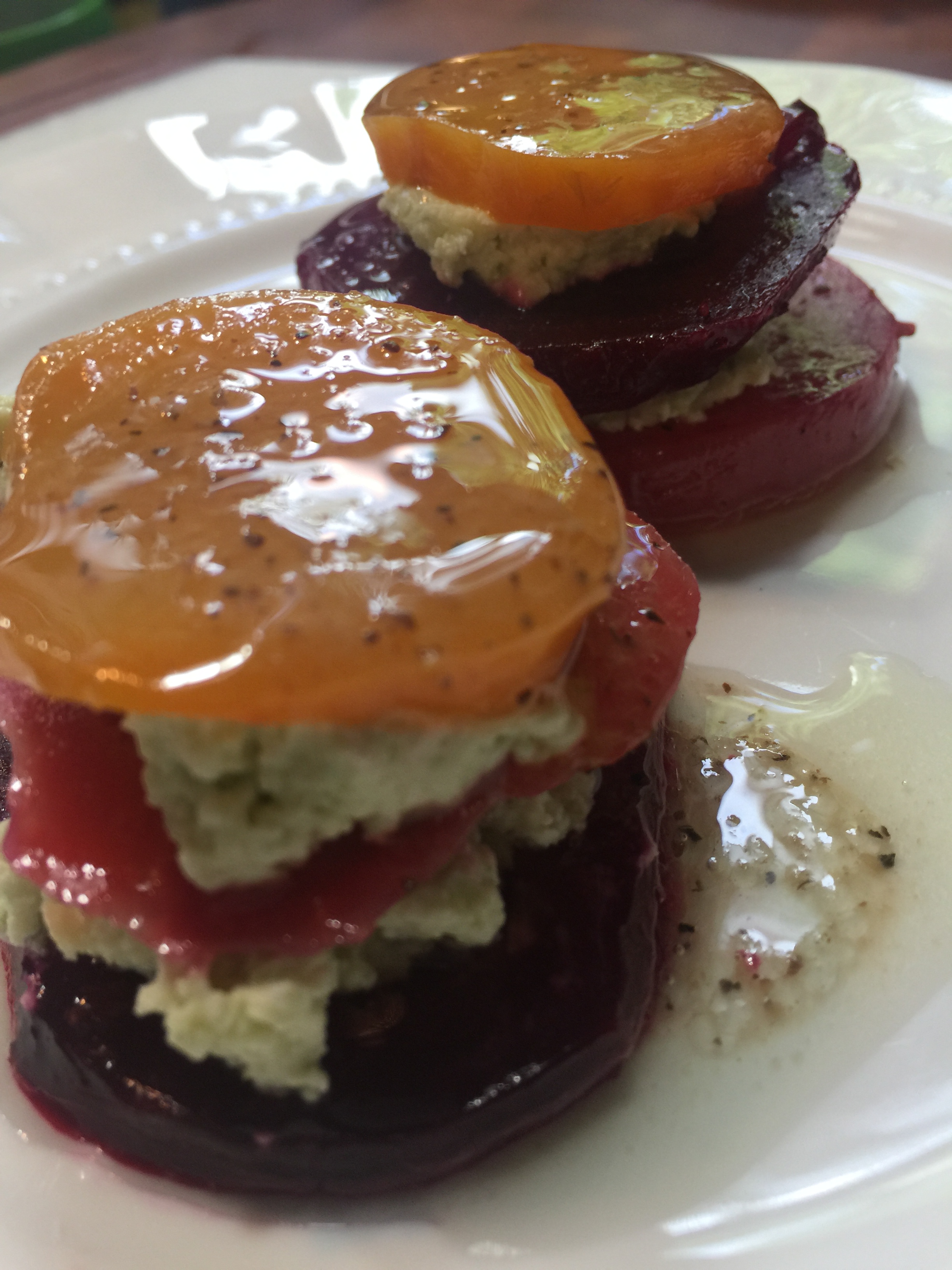 Elegant beet stacks – yellow room upstairs